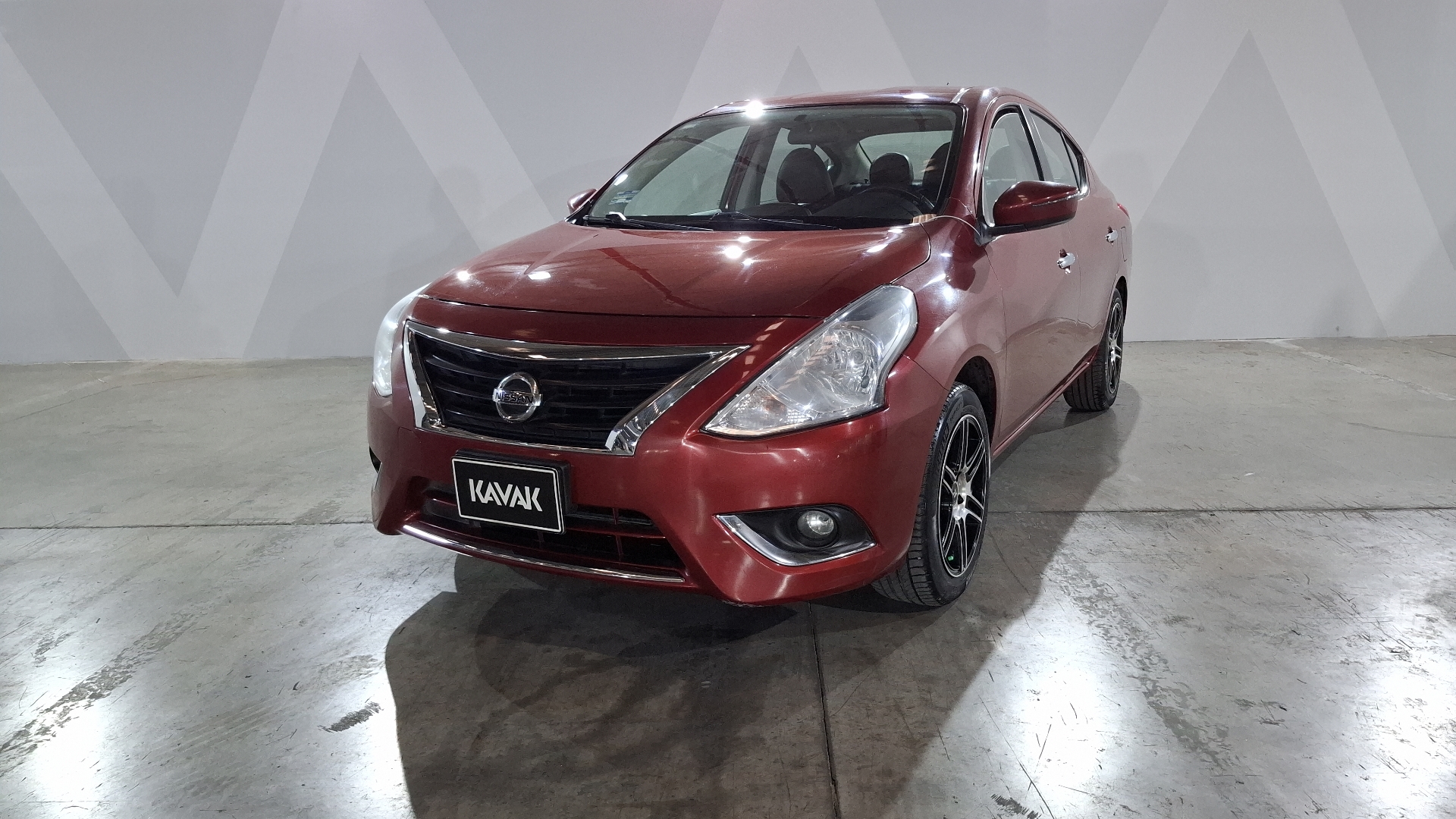 Autos Nissan Versa 1.6 EXCLUSIVE TA AC Sedan 2016 usados | KAVAK México