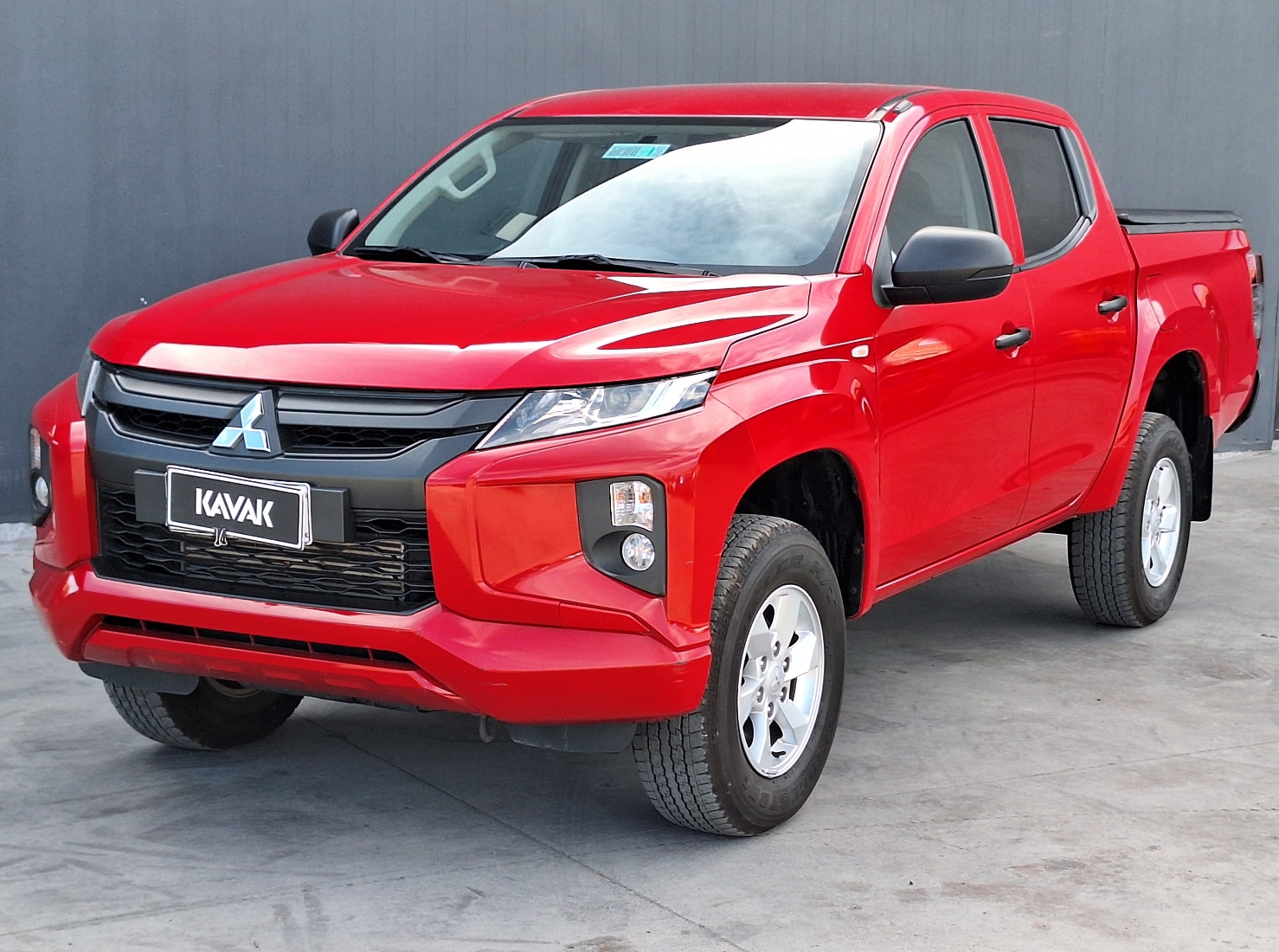 Autos Mitsubishi L200 2.4 TD WORK DC CR Pickup 2022 usados | KAVAK Chile