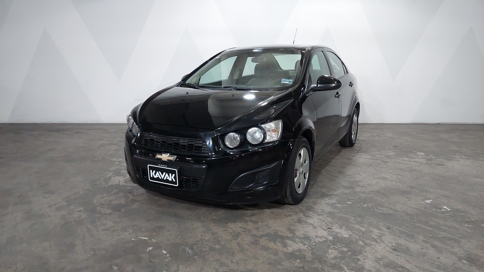 Autos Chevrolet Sonic 1.6 MT A LS Sedan 2016 usados | KAVAK México