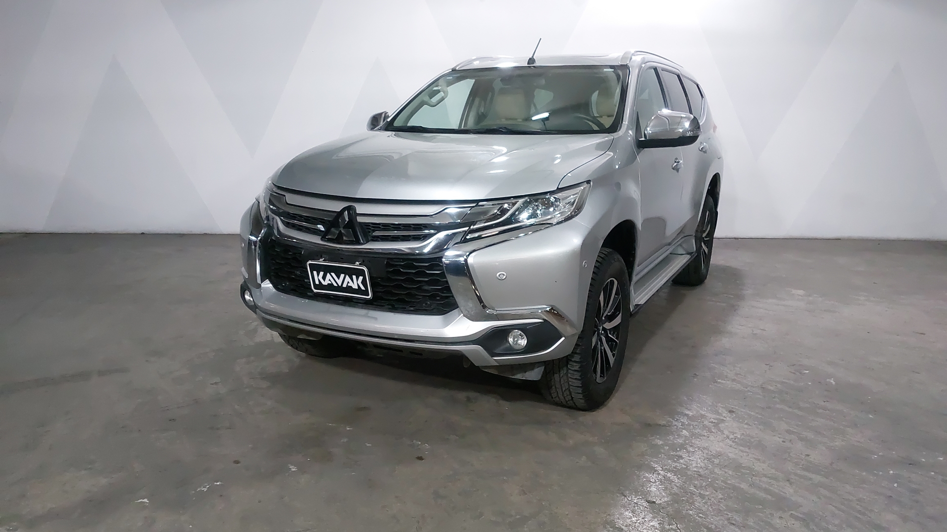 Autos Mitsubishi Montero 3.0 ADVANCE AUTO 4WD Suv 2018 usados | KAVAK ...