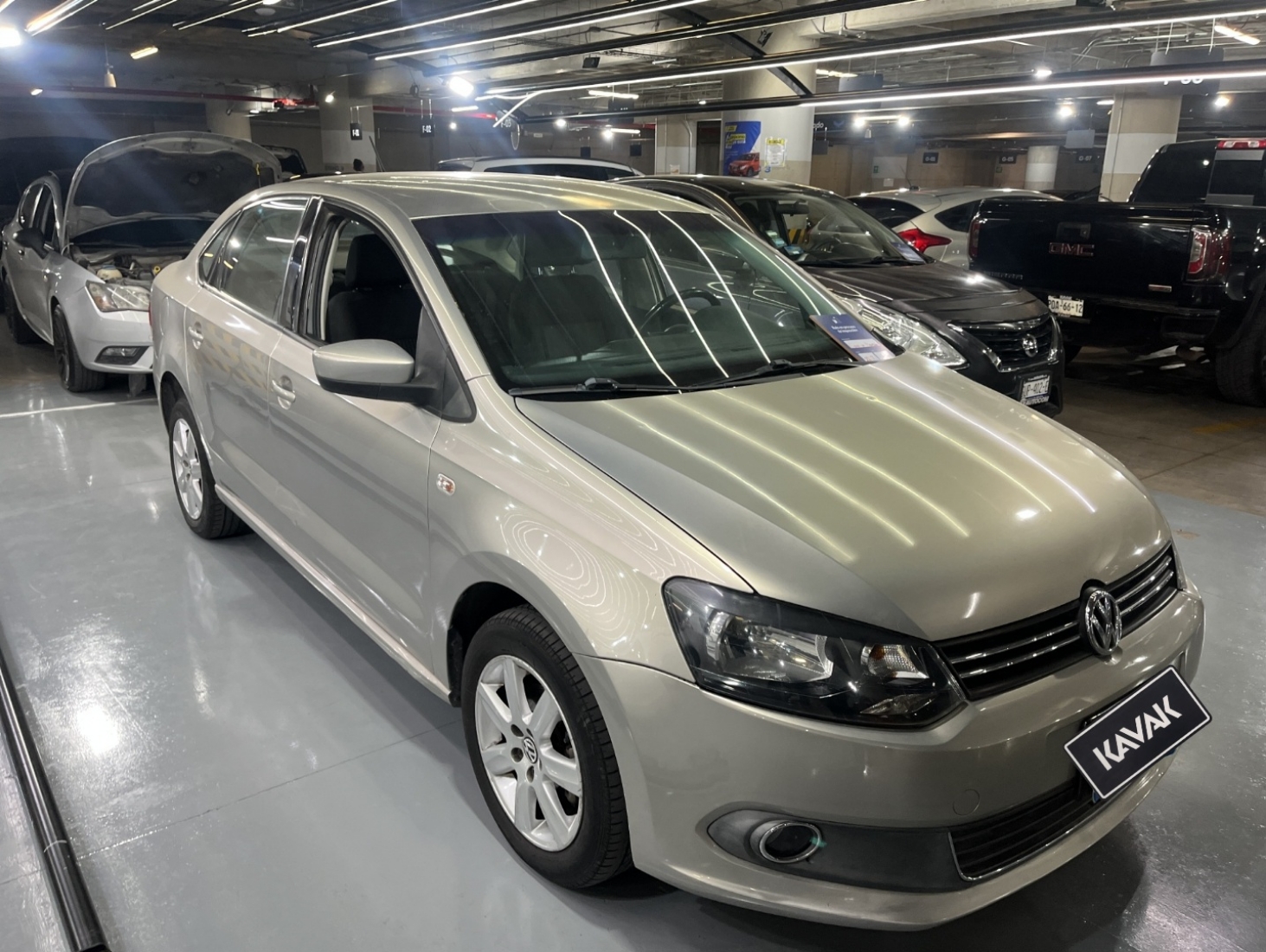 Autos Volkswagen Vento 1.6 HIGHLINE TDI MT Sedan 2014 usados | KAVAK México
