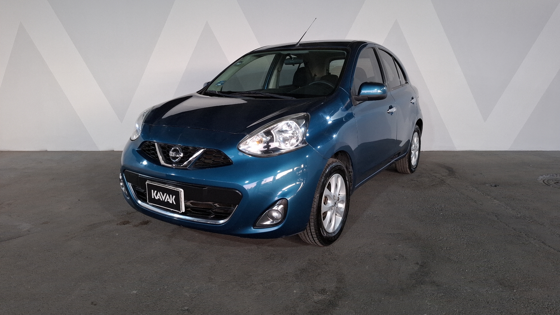 Autos Nissan March 1.6 ADVANCE AUTO Hatchback 2018 usados | KAVAK México