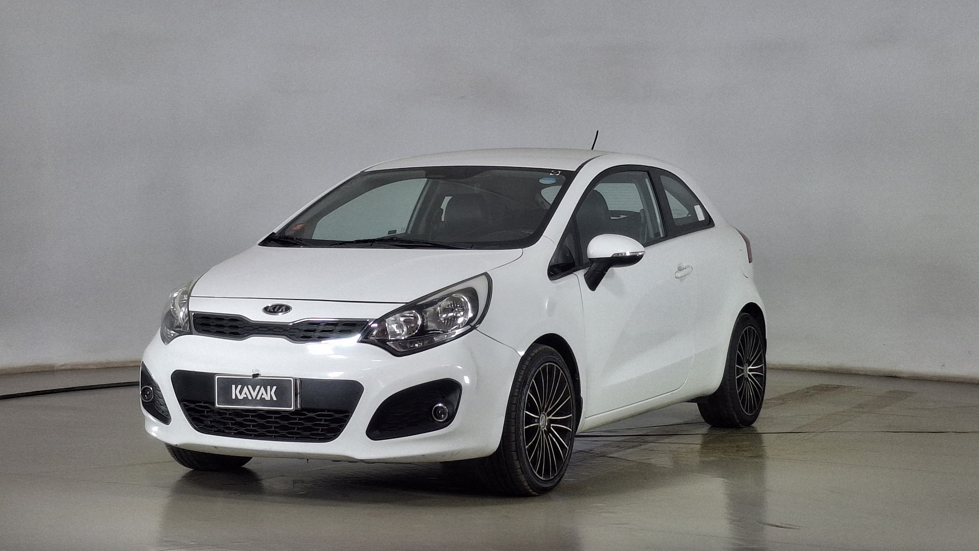 Autos Kia Rio 3 1.4 EX AC DAB 3HB Hatchback 2012 usados | KAVAK Chile