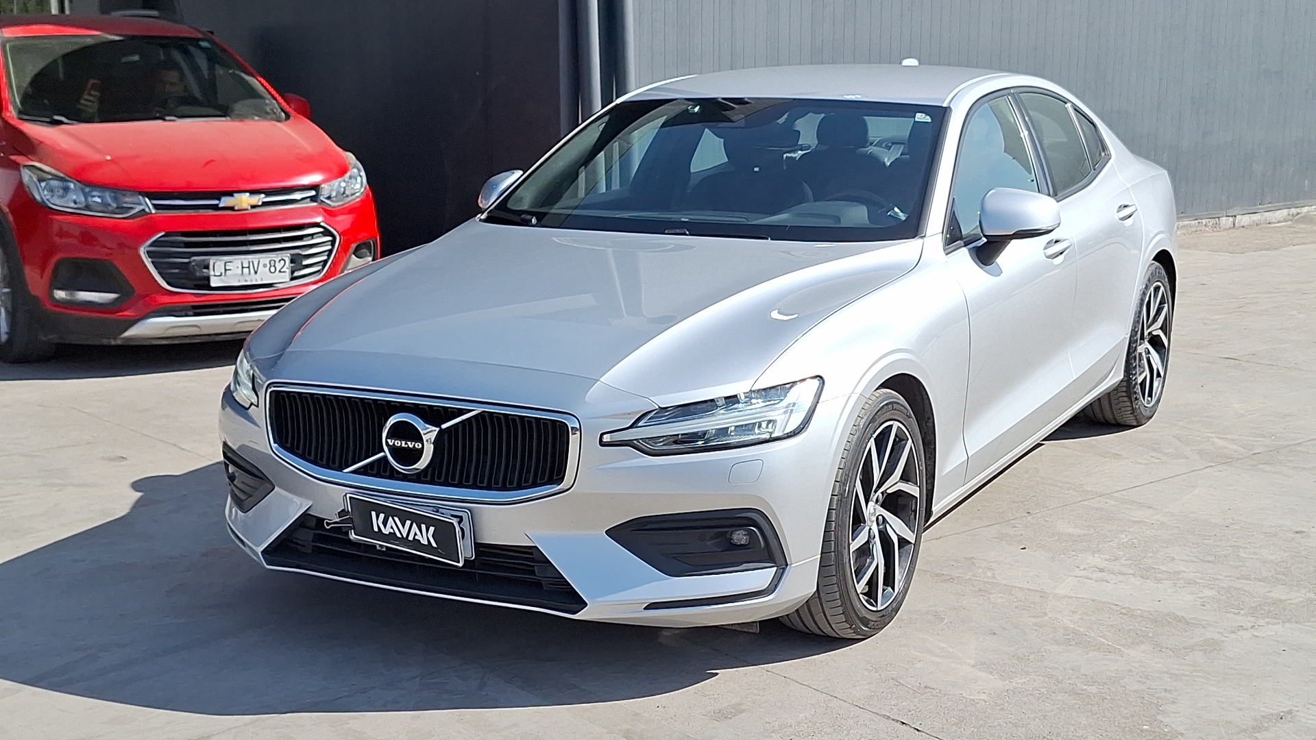 Autos Volvo S60 2.0 T4 MOMENTUM AUTO Sedan 2020 usados | KAVAK Chile