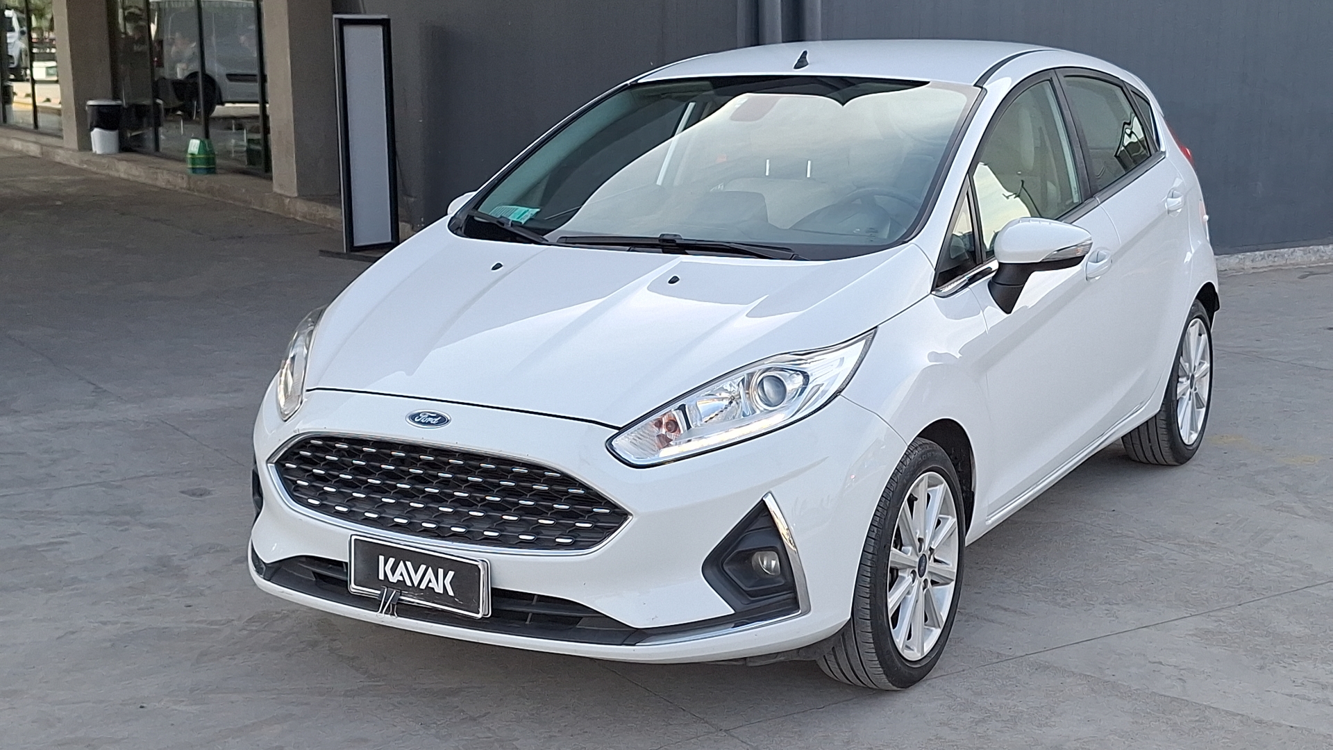 Autos Ford Fiesta 1.6 TITANIUM HB Hatchback 2019 usados | KAVAK Chile