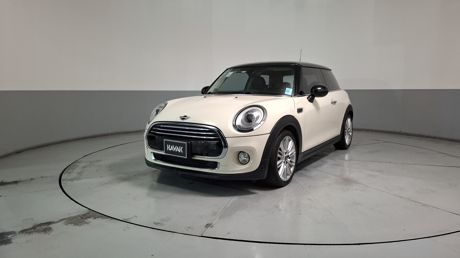 Autos Mini Cooper 1.5 COOPER PEPPER AT Hatchback 2017 usados | KAVAK México