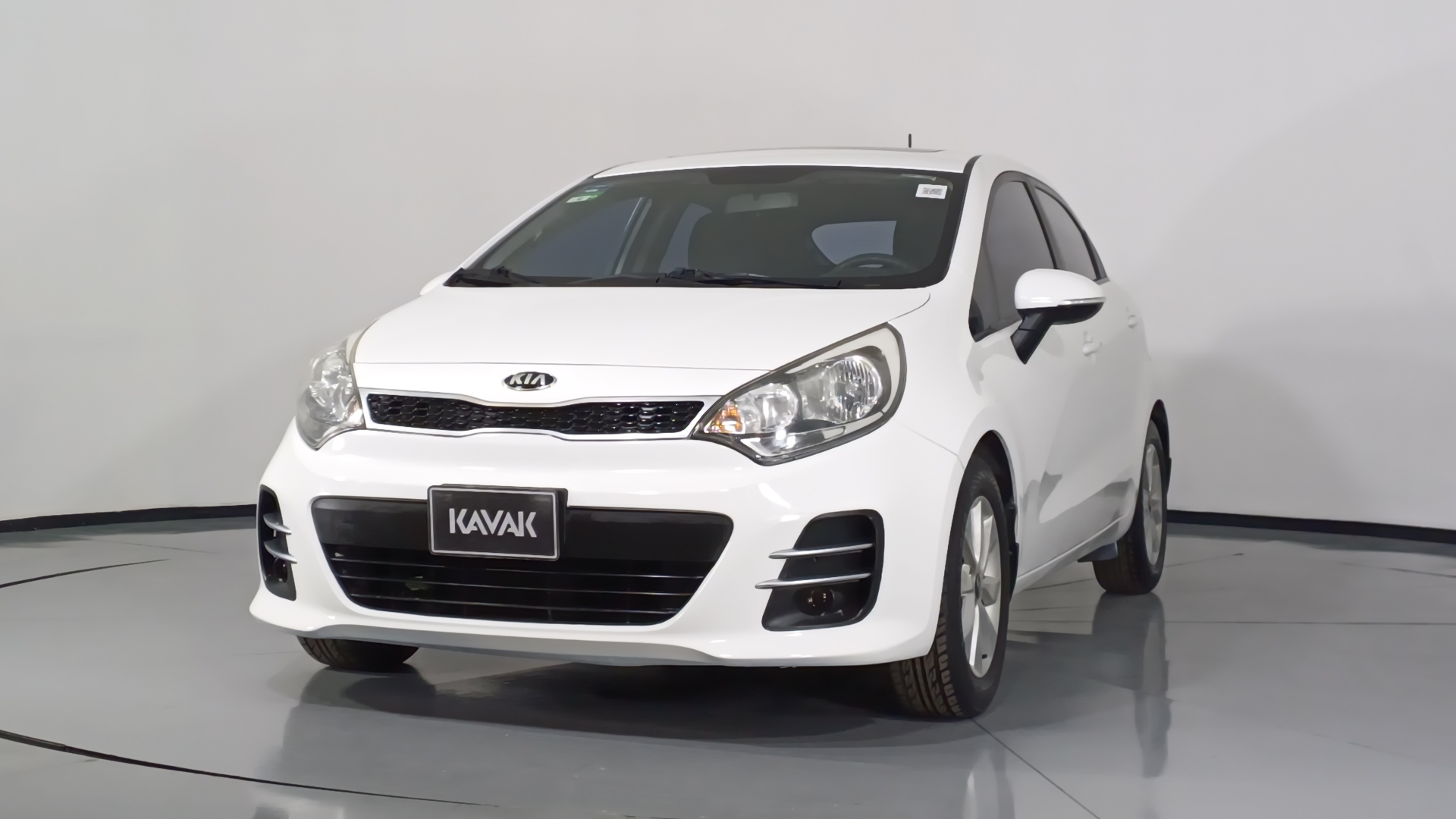 Autos Kia Rio 1.6 EX MT Hatchback 2017 usados | KAVAK México