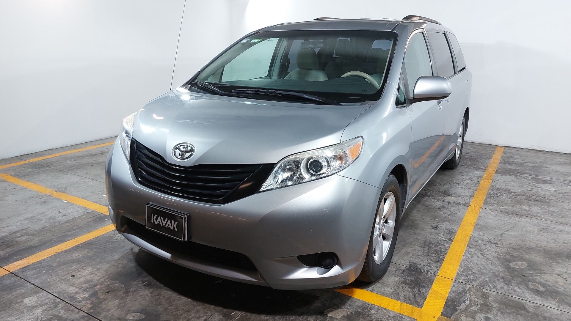 Autos Toyota Sienna 3.5 CE AT Minivan 2014 usados | KAVAK México