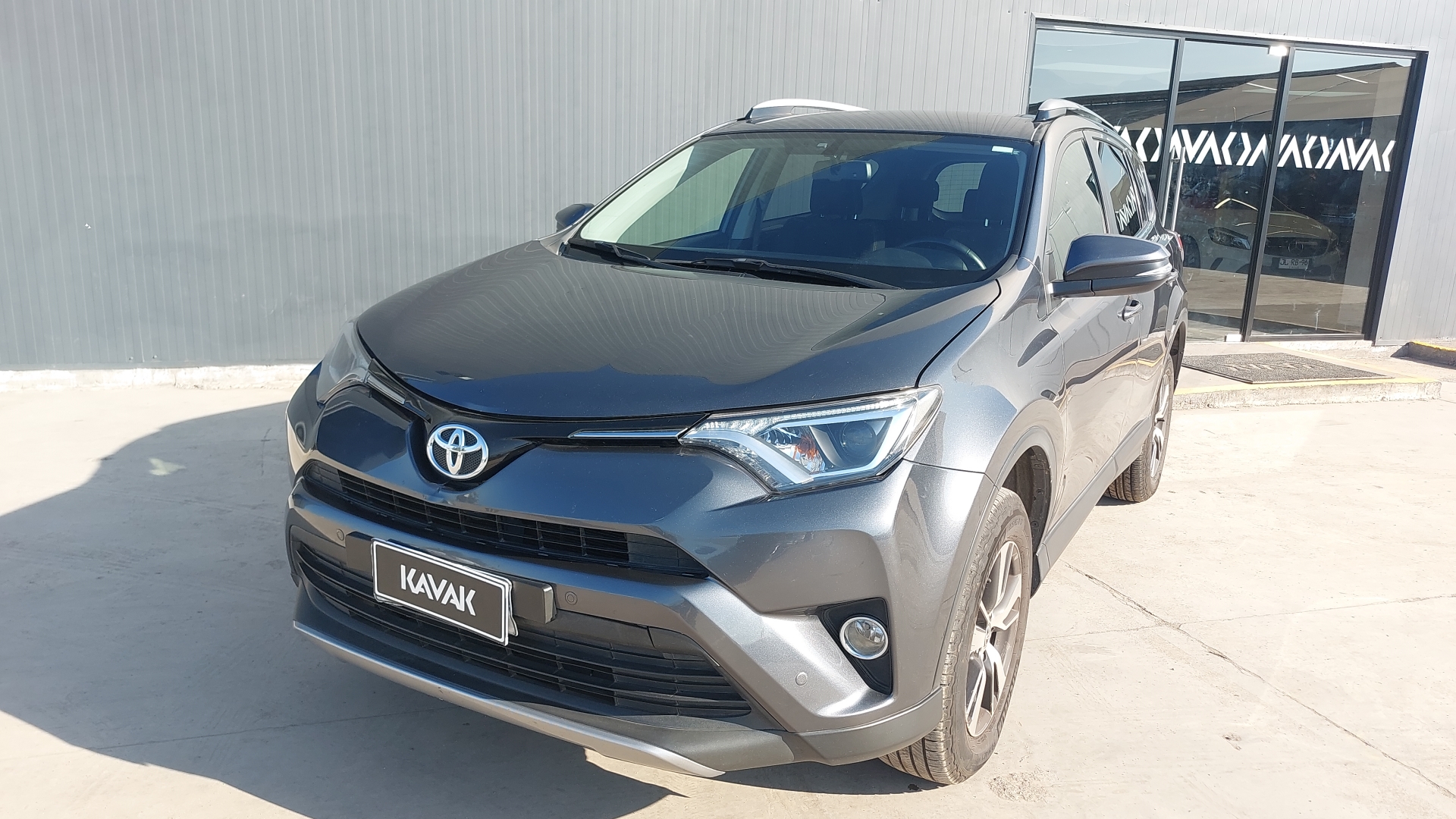 Autos Toyota Rav4 2.5 SUPER LUJO AUTO 4WD Suv 2017 usados | KAVAK Chile