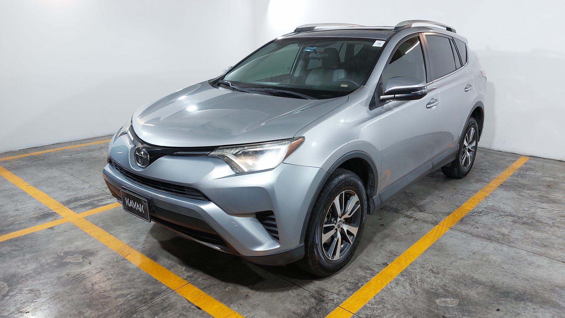 Autos Toyota Rav4 2.5 XLE AWD AT Suv 2018 usados | KAVAK México