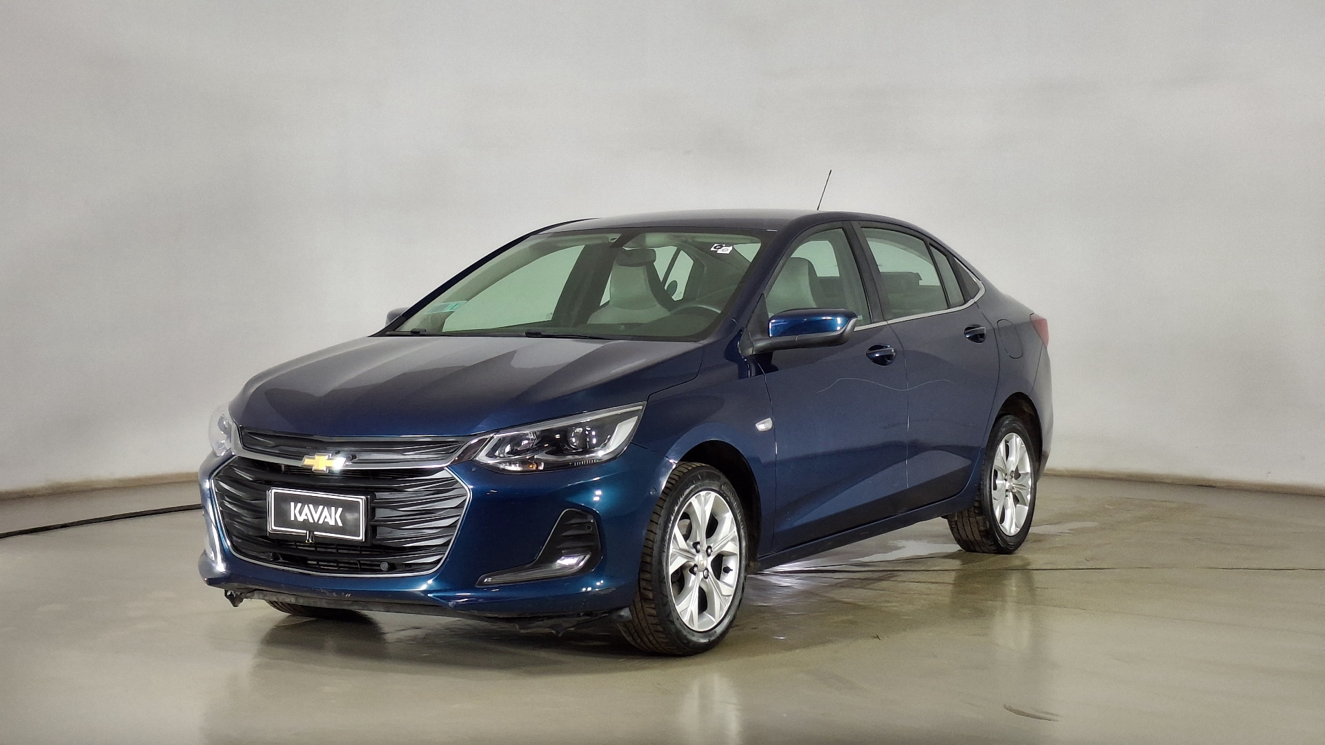 Autos Chevrolet Onix 1.0 TURBO AUTO PREMIER Sedan 2021 usados | KAVAK Chile