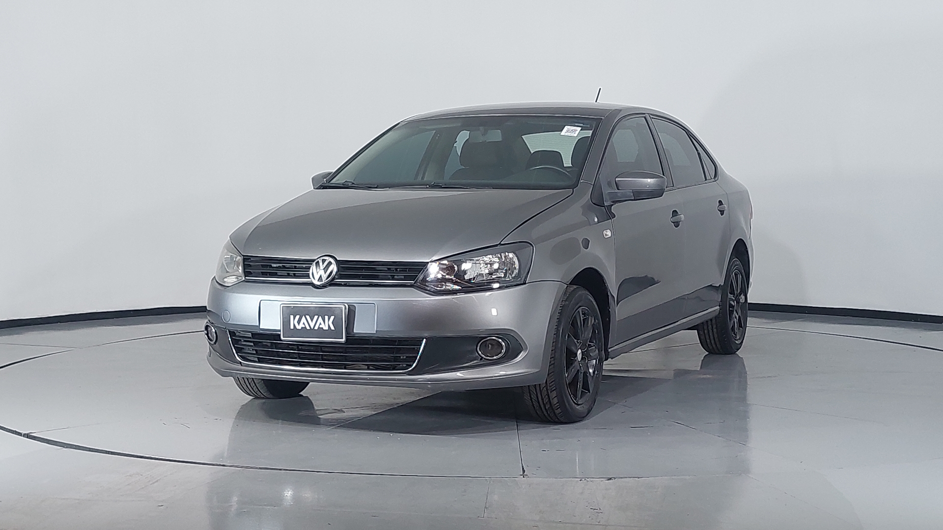 Autos Volkswagen Vento 1.6 HIGHLINE MT Sedan 2014 usados | KAVAK México
