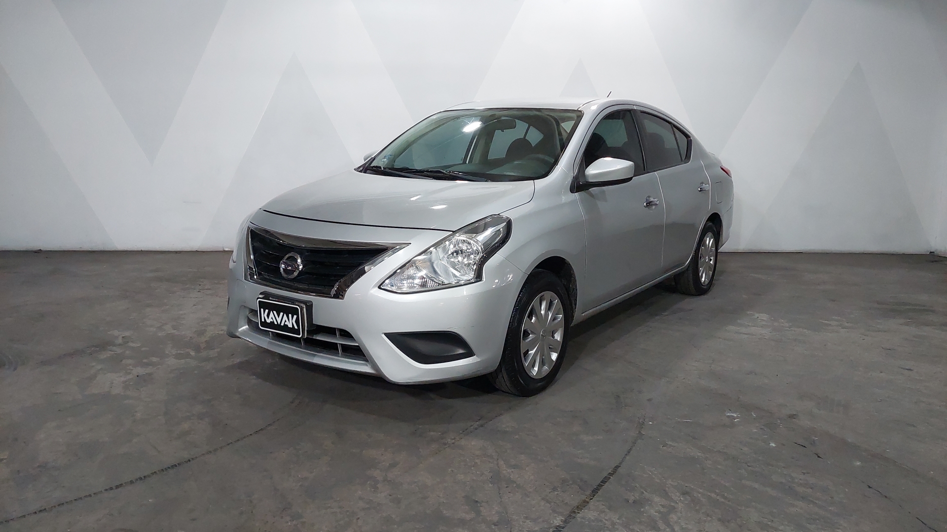 Autos Nissan Versa 1.6 SENSE Sedan 2018 usados | KAVAK México