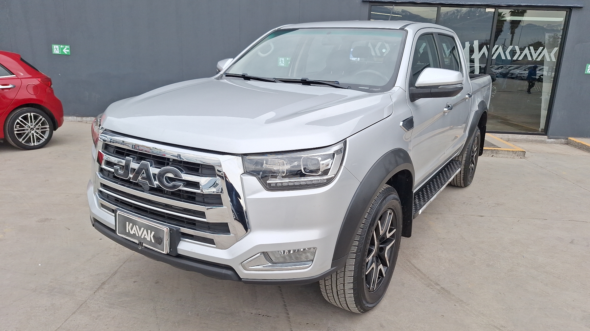 Autos Jac T8 2.0D PRO LUXURY 4WD Pickup 2023 usados | KAVAK Chile