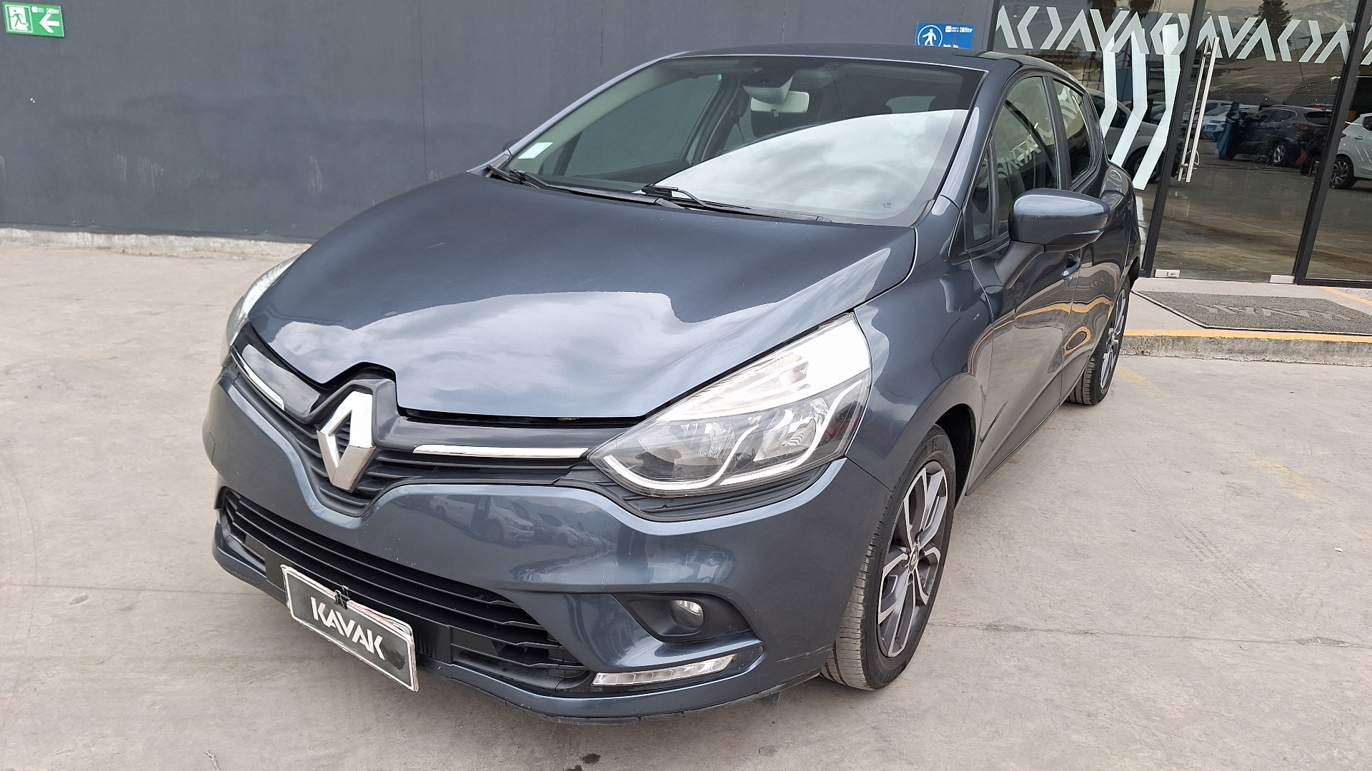 Autos Renault Clio 1.2 EXPRESSION Hatchback 2018 usados | KAVAK Chile