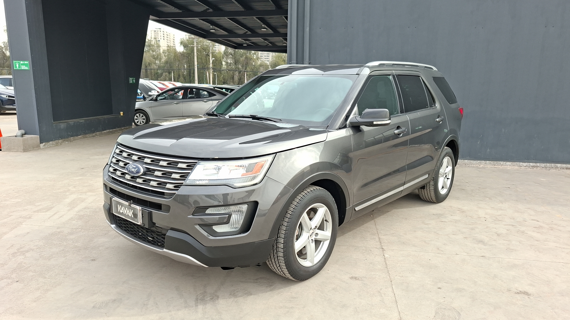 Autos Ford Explorer 3.5 XLT AUTO Suv 2017 usados | KAVAK Chile