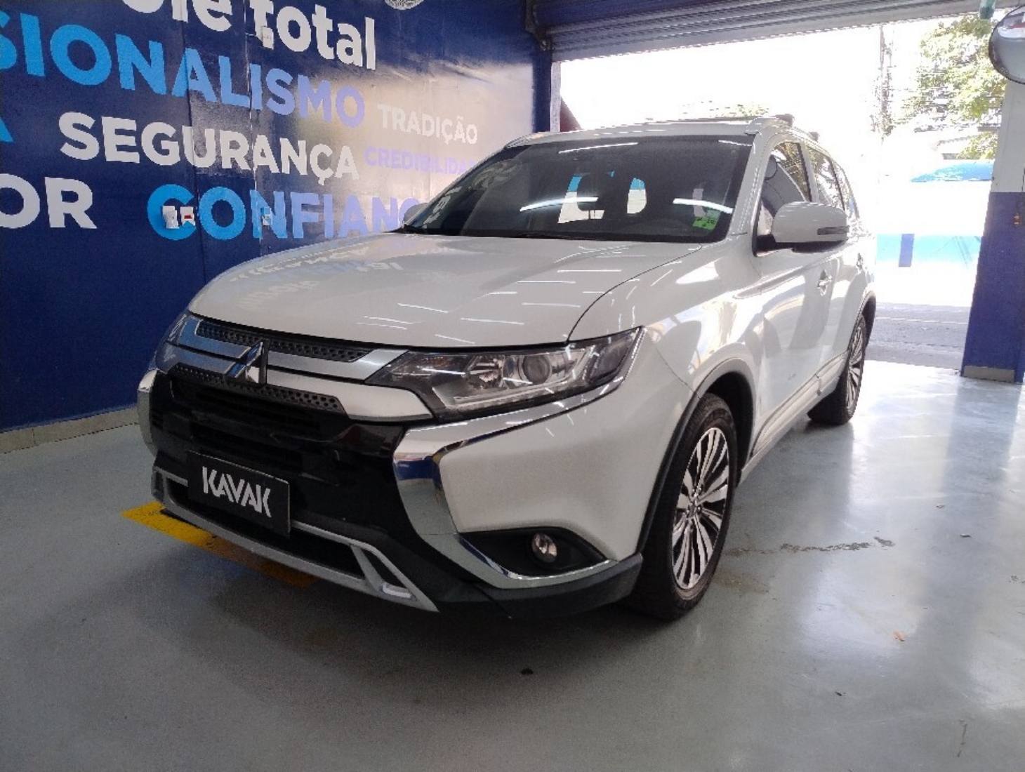 Carros Mitsubishi Outlander MIVEC HPE Suv 2019 usados | KAVAK Brasil