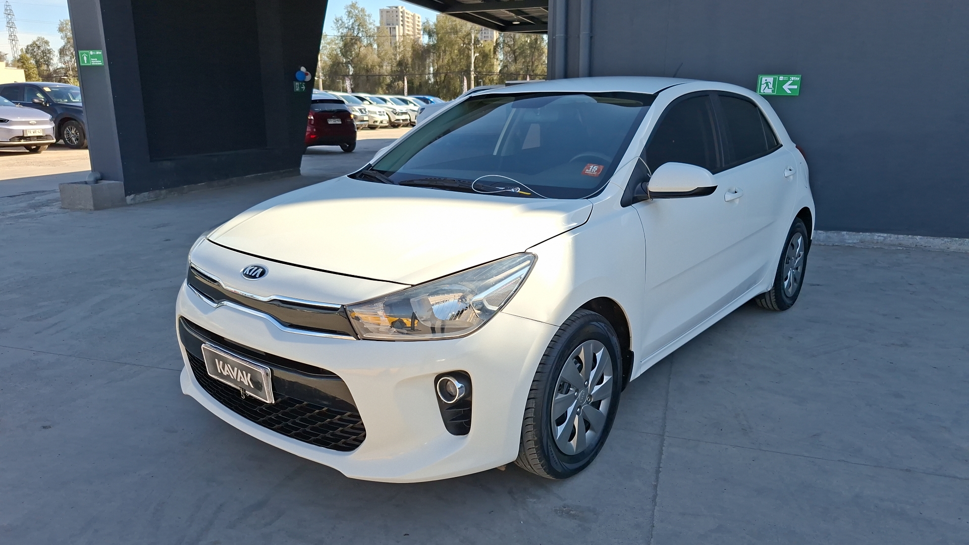 Autos Kia Rio 5 1.4 EX AC CI 5HB Hatchback 2020 usados | KAVAK Chile