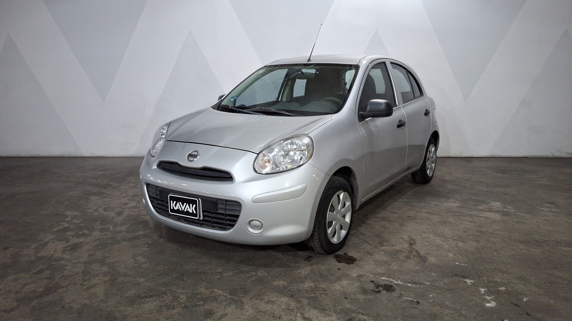 Autos Nissan March 1.6 ACTIVE Hatchback 2018 usados | KAVAK México