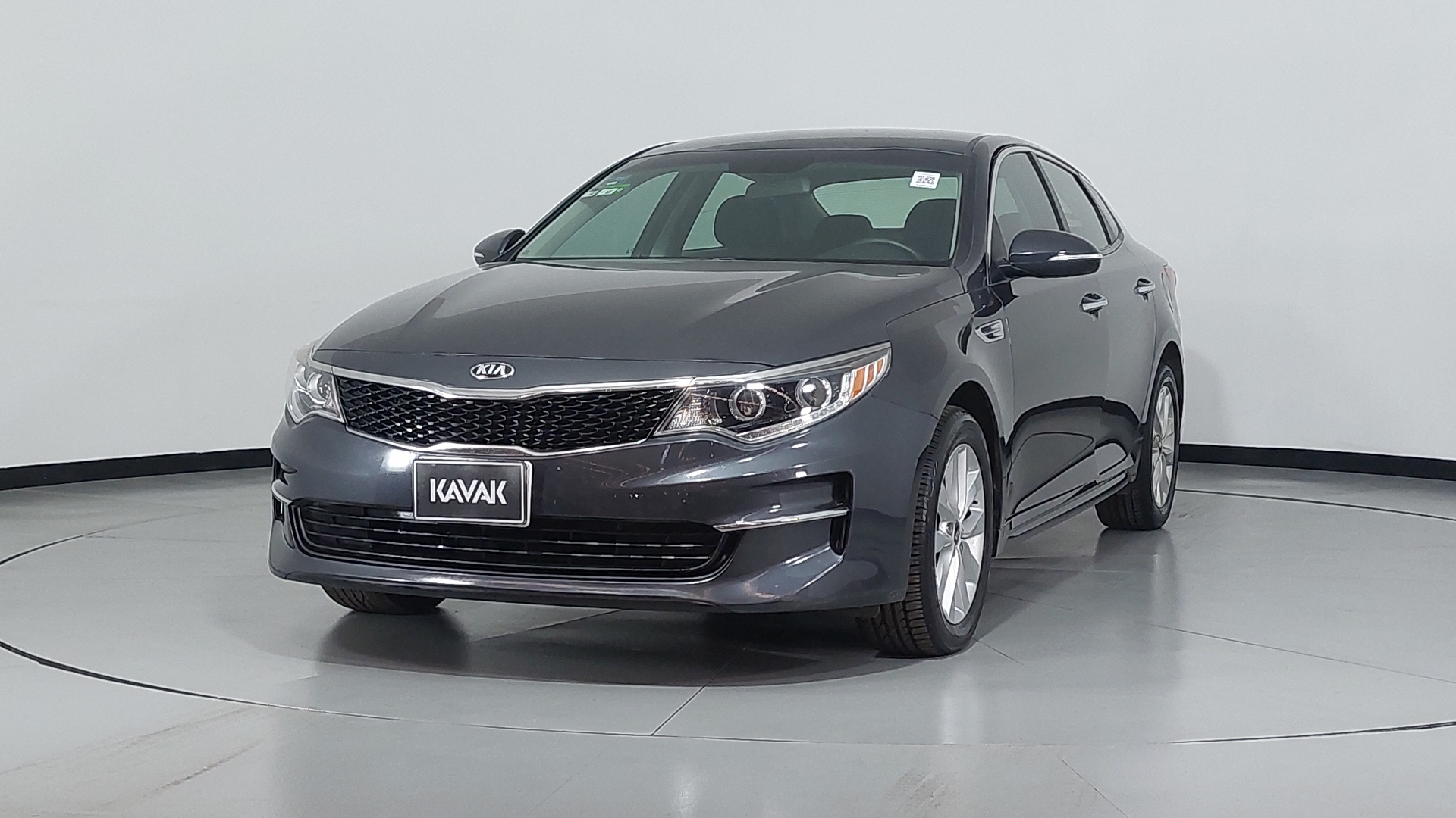 Autos Kia Optima 2.4 GDI LX AUTO Sedan 2018 usados | KAVAK México