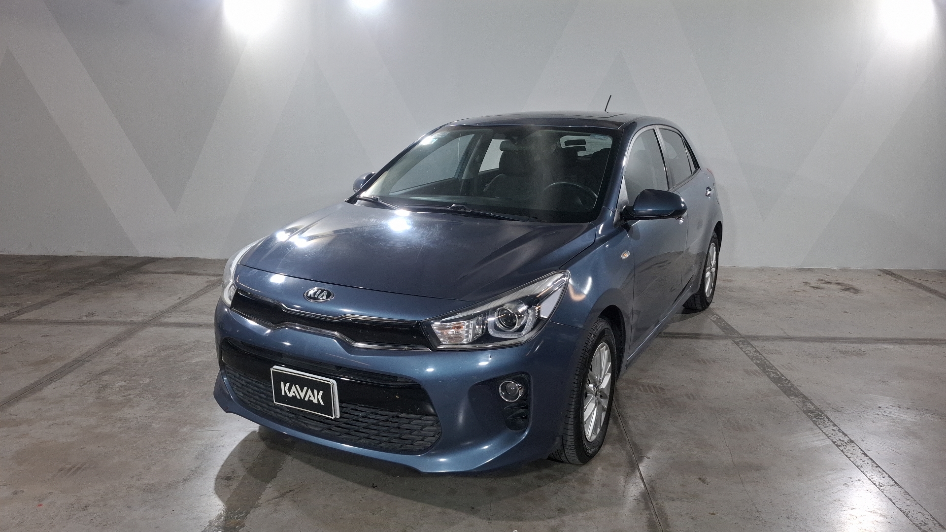 Autos Kia Rio 1.6 EX Hatchback 2019 usados | KAVAK México
