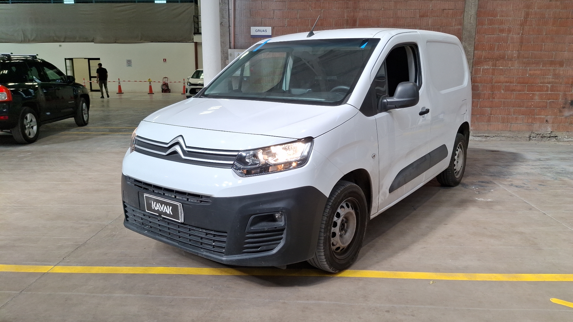 Autos Citroen Berlingo 1.5 HDI 100 M Van 2024 usados | KAVAK Chile
