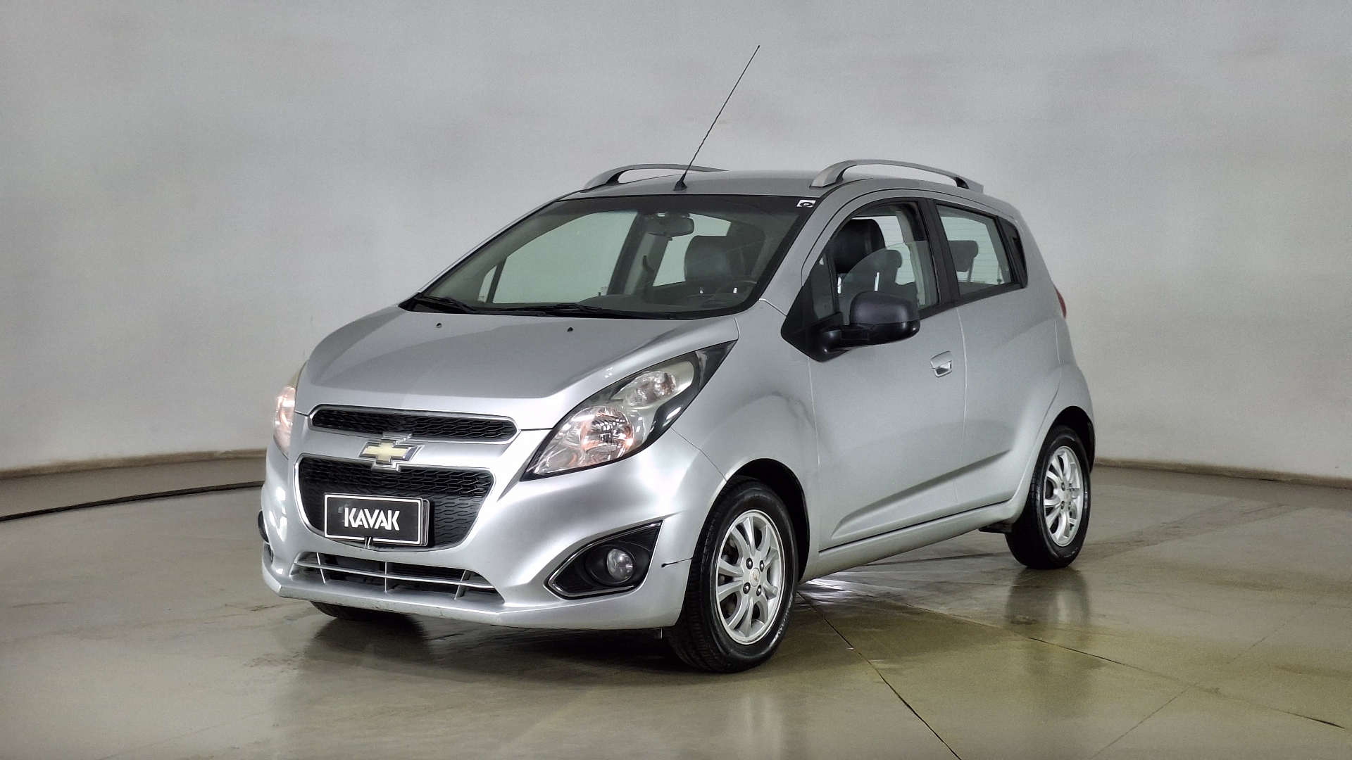 Autos Chevrolet Spark Gt 1.2 GT AC Hatchback 2015 usados | KAVAK Chile