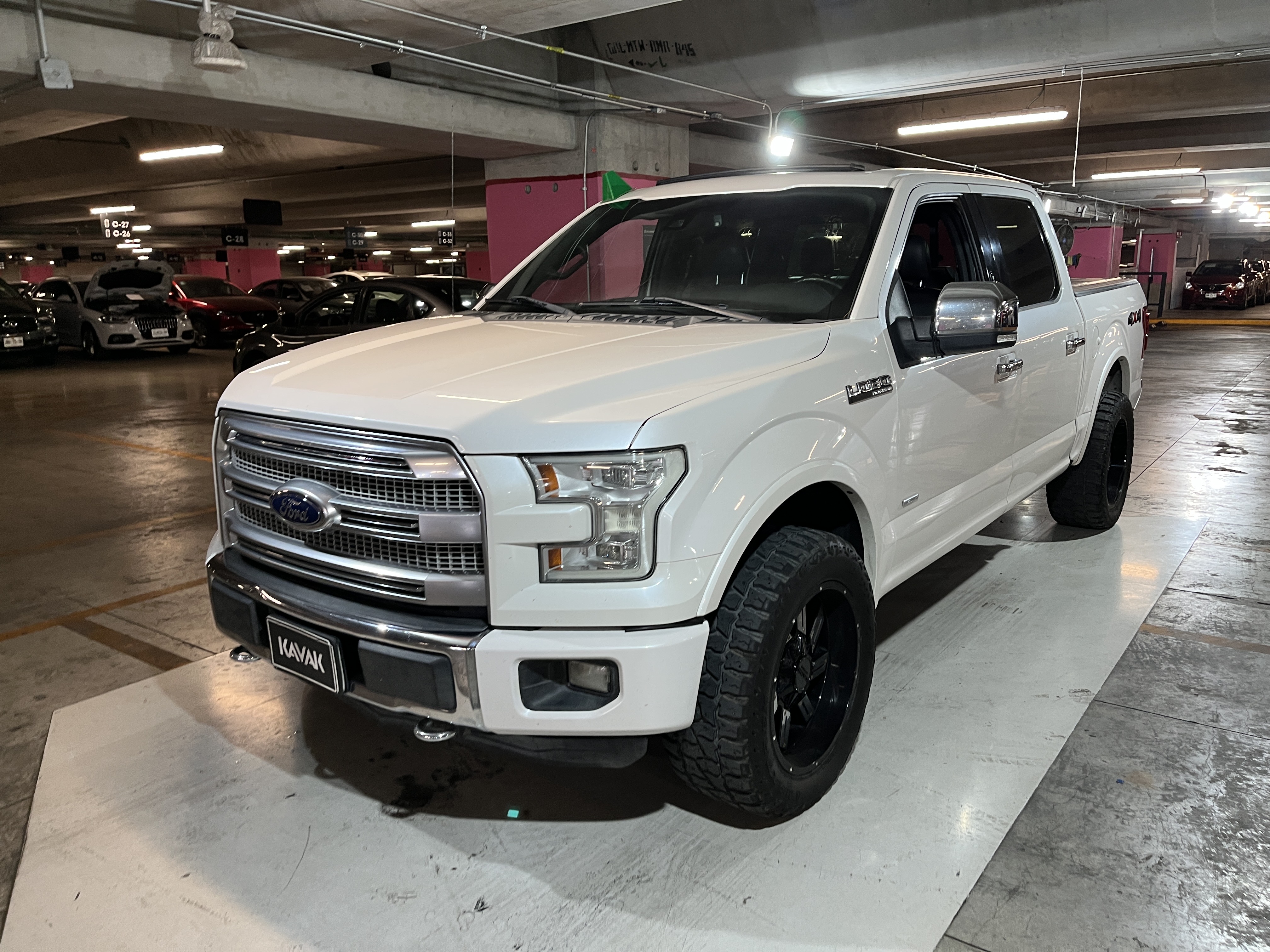 Autos Ford Lobo 3.5 LOBO ECOBOOST PLATINUM CREW CAB 4X4 Pickup 2015 usados | KAVAK México