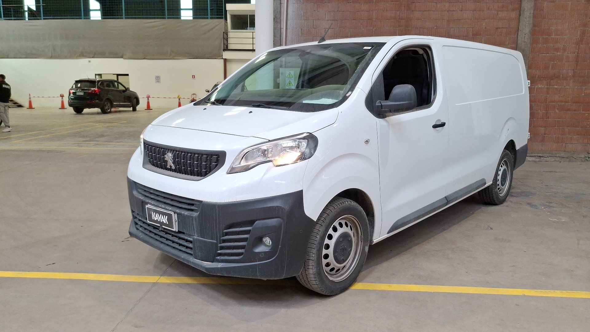 Autos Peugeot Expert 2.0 HDI 150 HP PREMIUM Van 2023 usados | KAVAK Chile