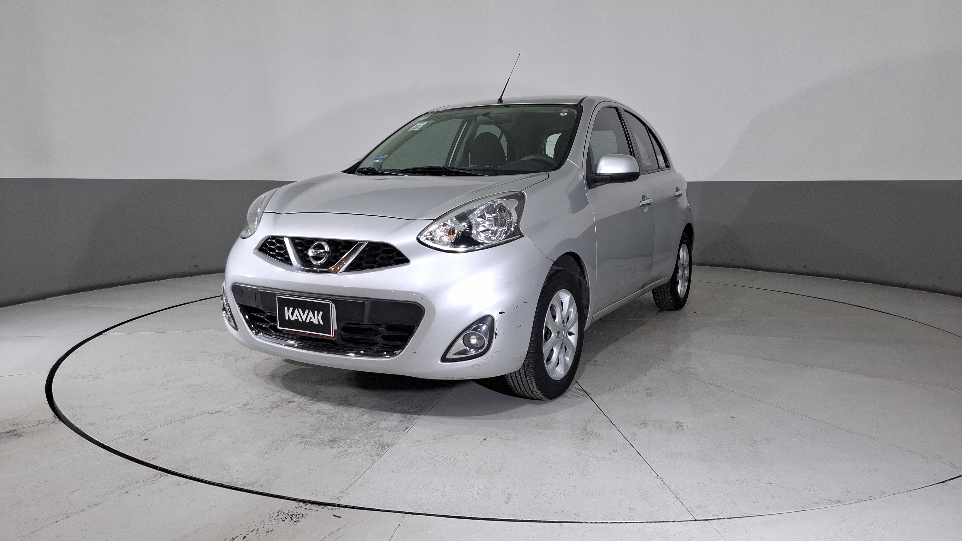 Autos Nissan March 1.6 ADVANCE NAVI AT Hatchback 2016 usados | KAVAK México