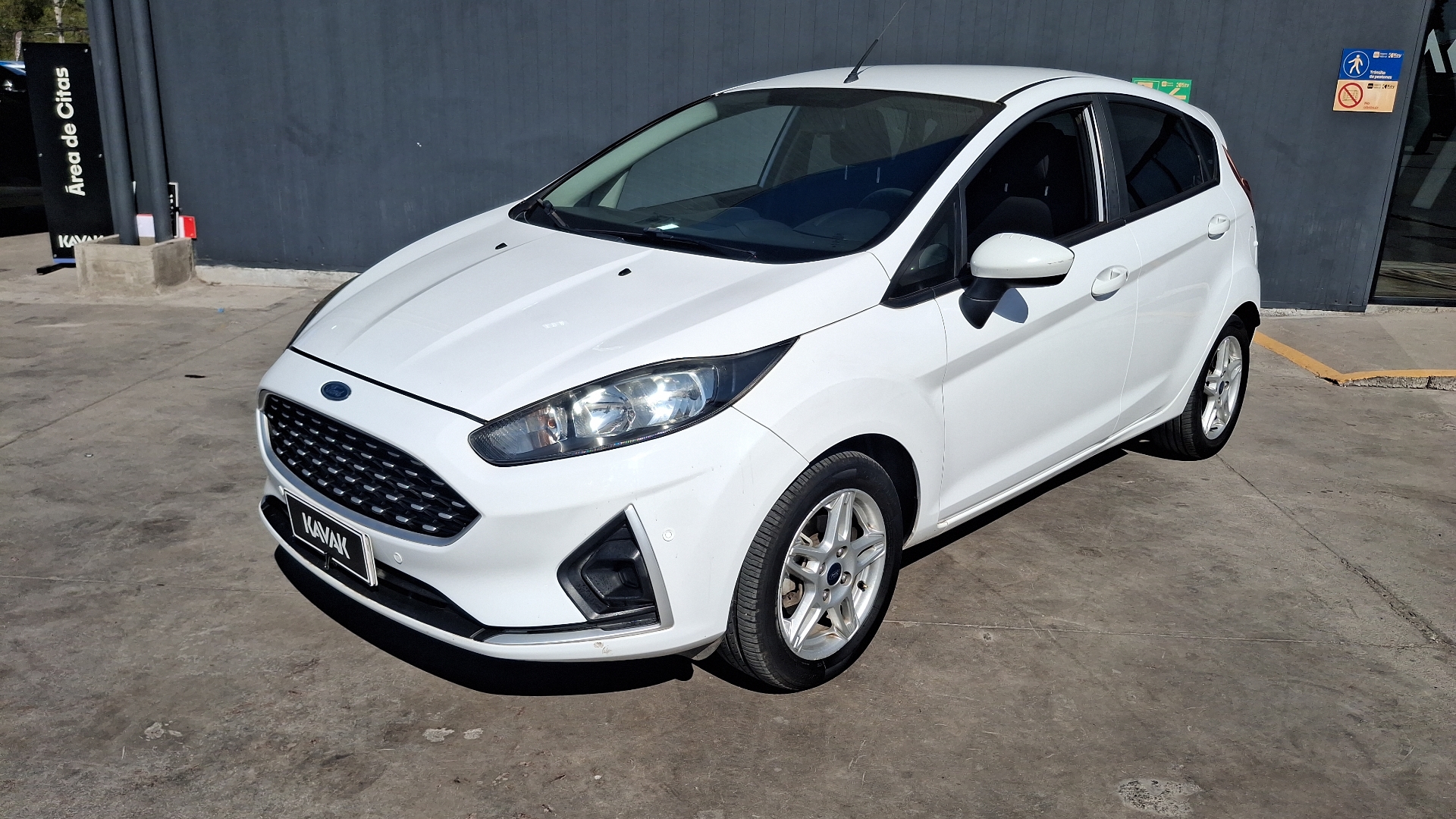 Autos Ford Fiesta 1.6 S PLUS HB Hatchback 2018 usados | KAVAK Chile