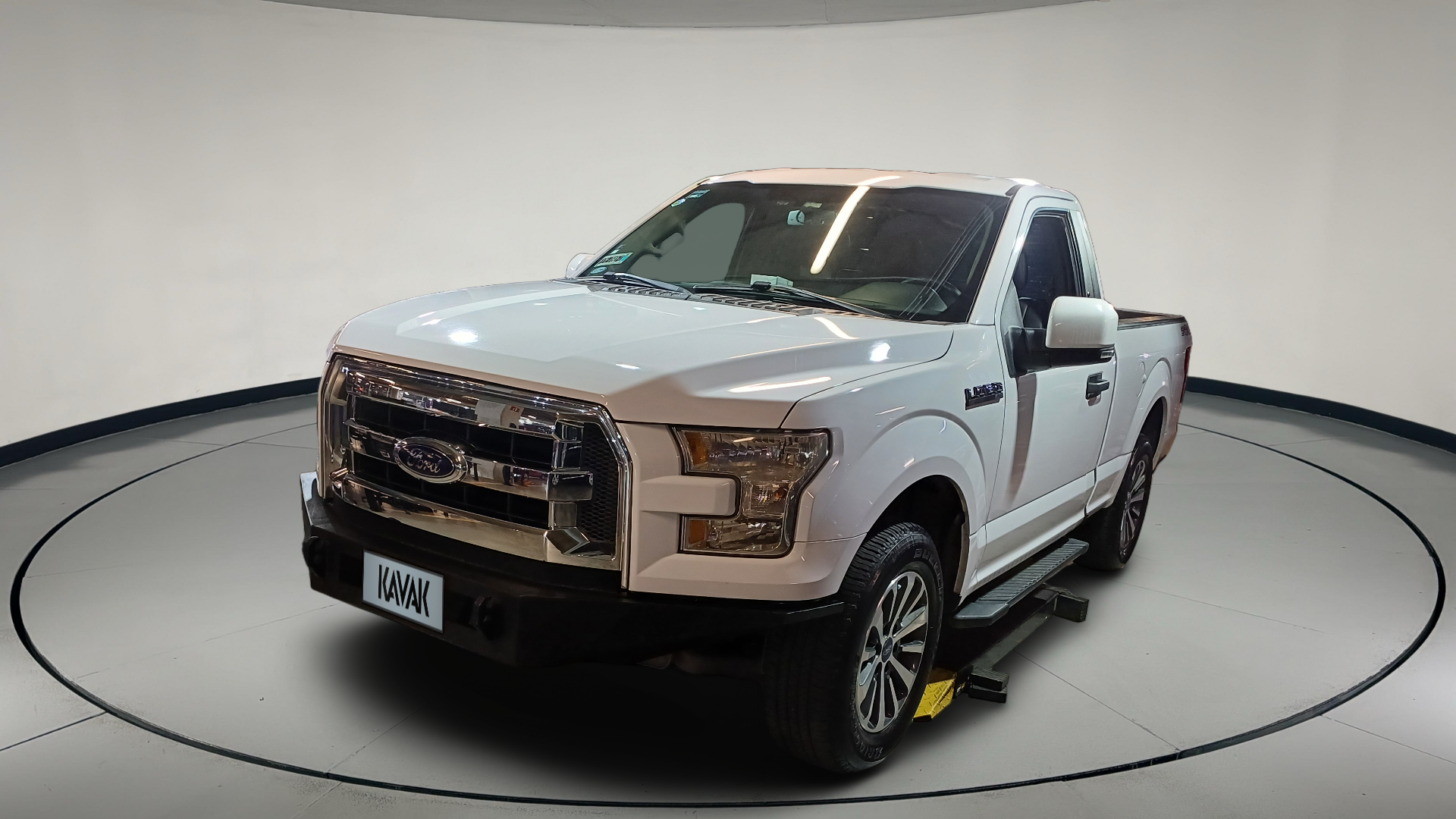 Autos Ford Lobo 5.0 LOBO XLT REGULAR CAB 4X2 TA B Pickup 2016 usados | KAVAK México