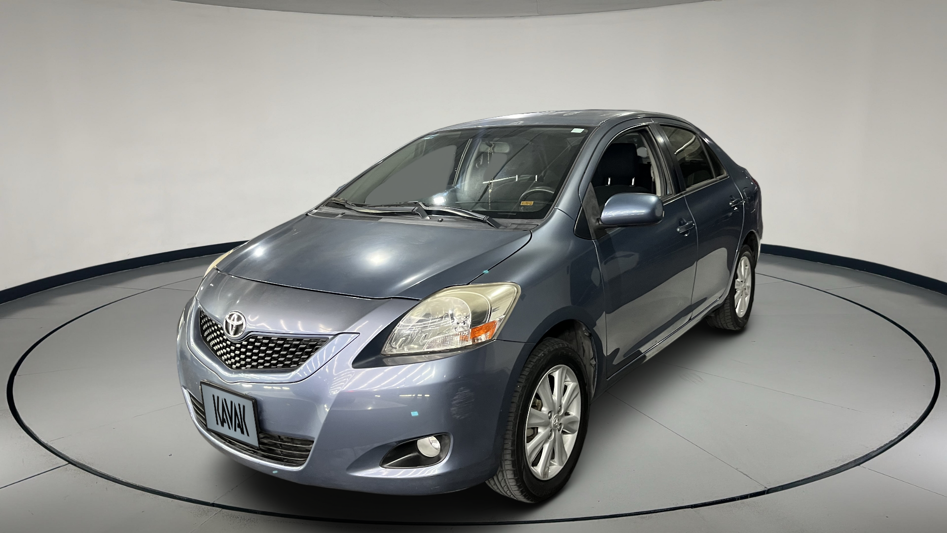 Autos Toyota Yaris 1.5 SEDAN PREMIUM AT Sedan 2016 usados | KAVAK México