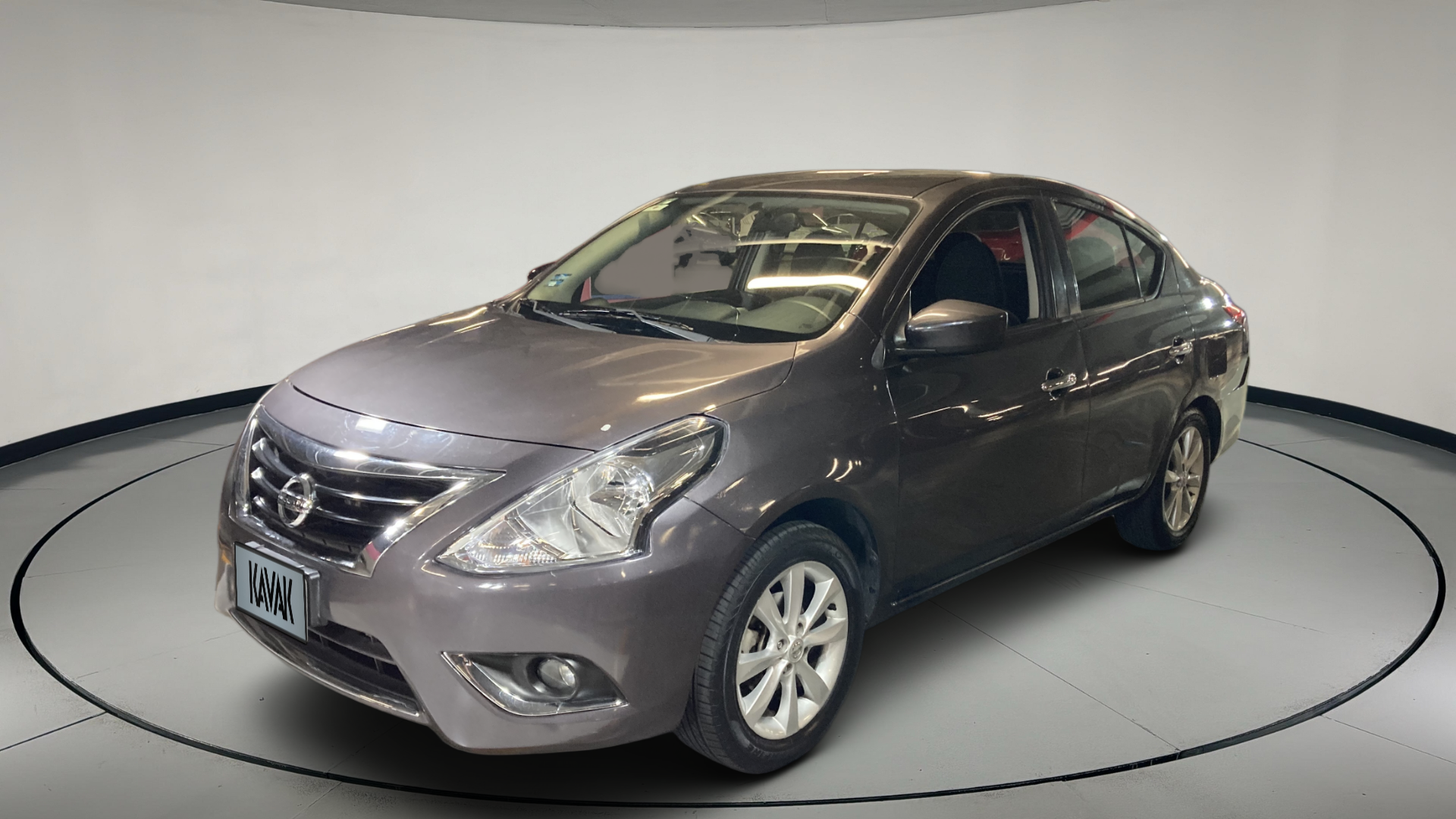 Autos Nissan Versa 1.6 ADVANCE TA AC Sedan 2016 usados | KAVAK México
