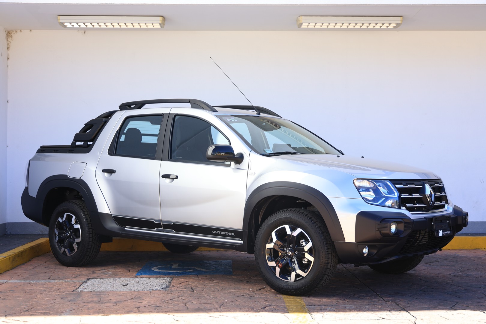 Autos Renault Oroch 1.3 OUTSIDER CVT Pickup 2025 usados | KAVAK México